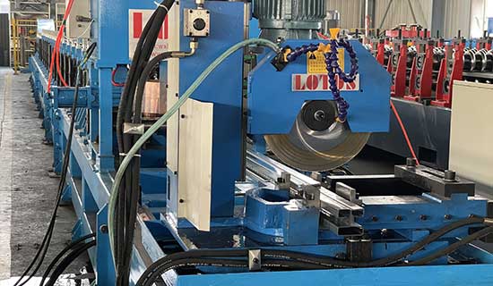 Peach post forming machine