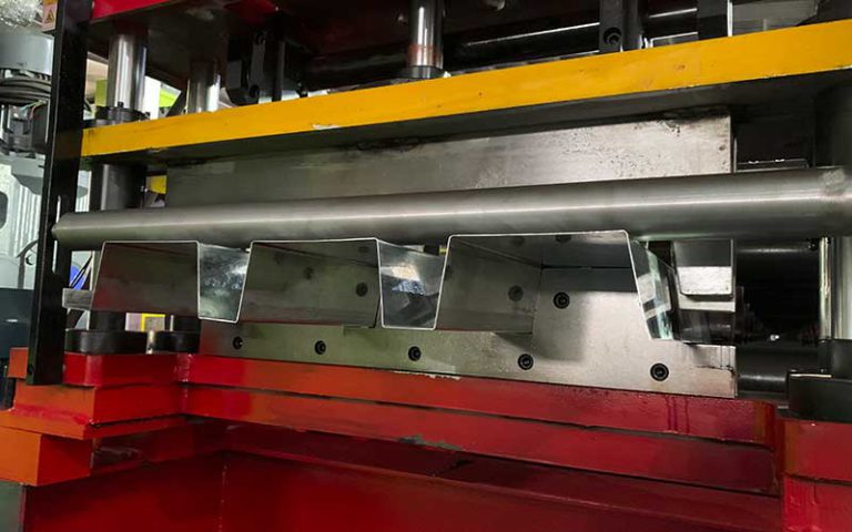 Metal deck machine | Composite Decking Floor Machine