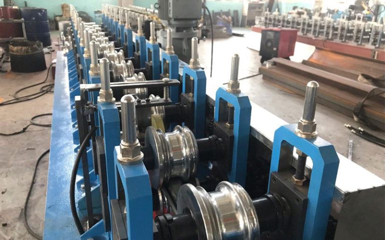 roller shutter door making machine